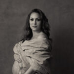 Maternity session in Toronto studio - Bruna Rico Photography