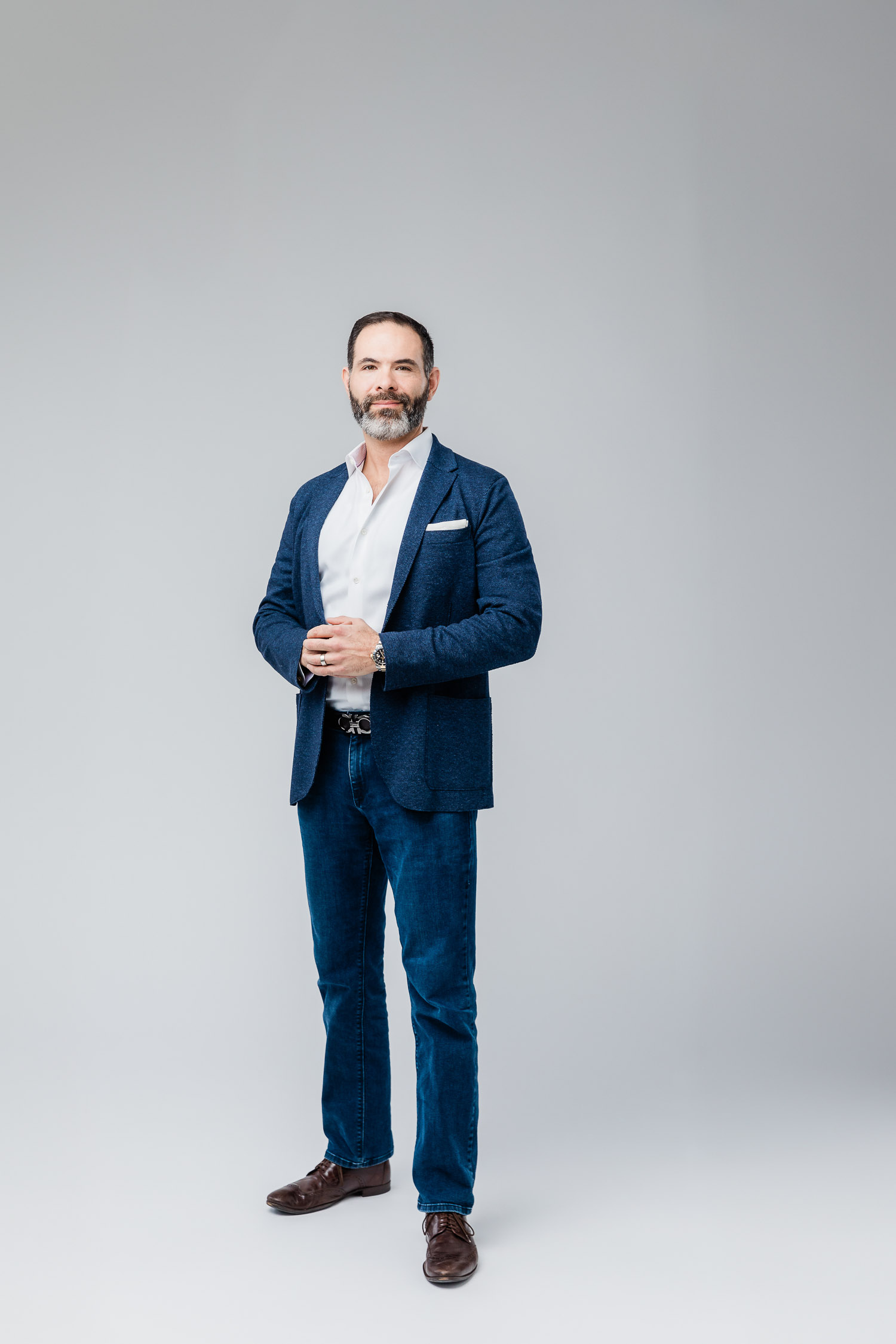 10 Photo Session Poses for a Successful Personal Branding